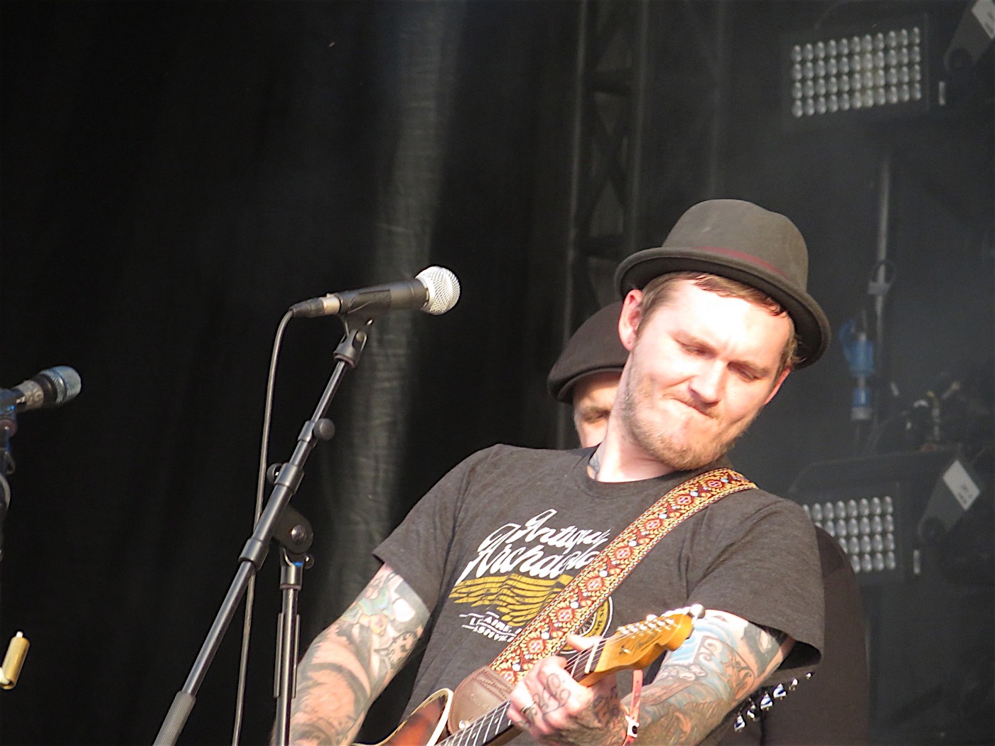 Brian Fallon kommt 2019 auf Solo-Akkustik-Tour - Ab heute gibt es ...